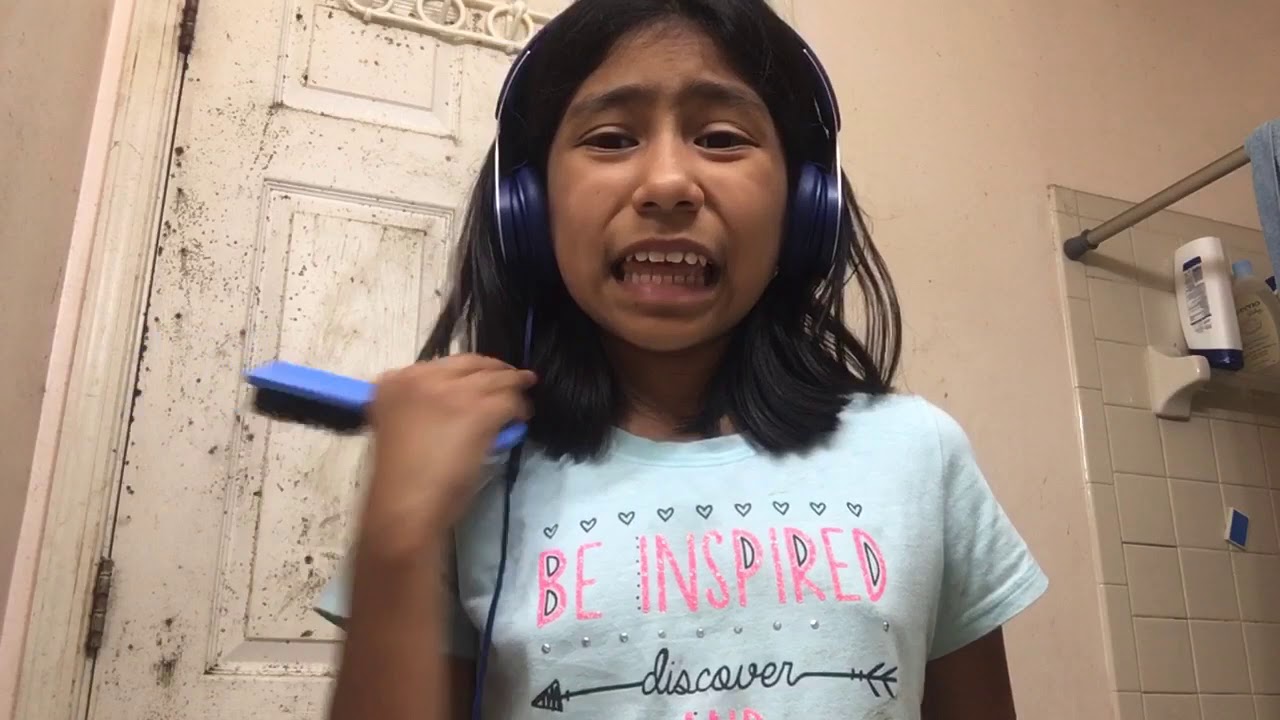 Asmr girl does your haircut. - YouTube