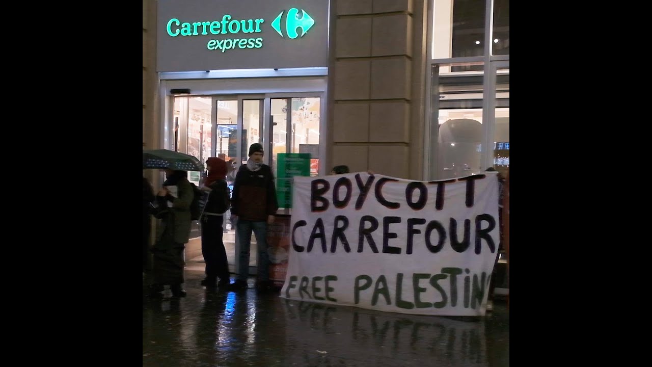 Action appelant au boycott de Carrefour #FreePalestine - YouTube