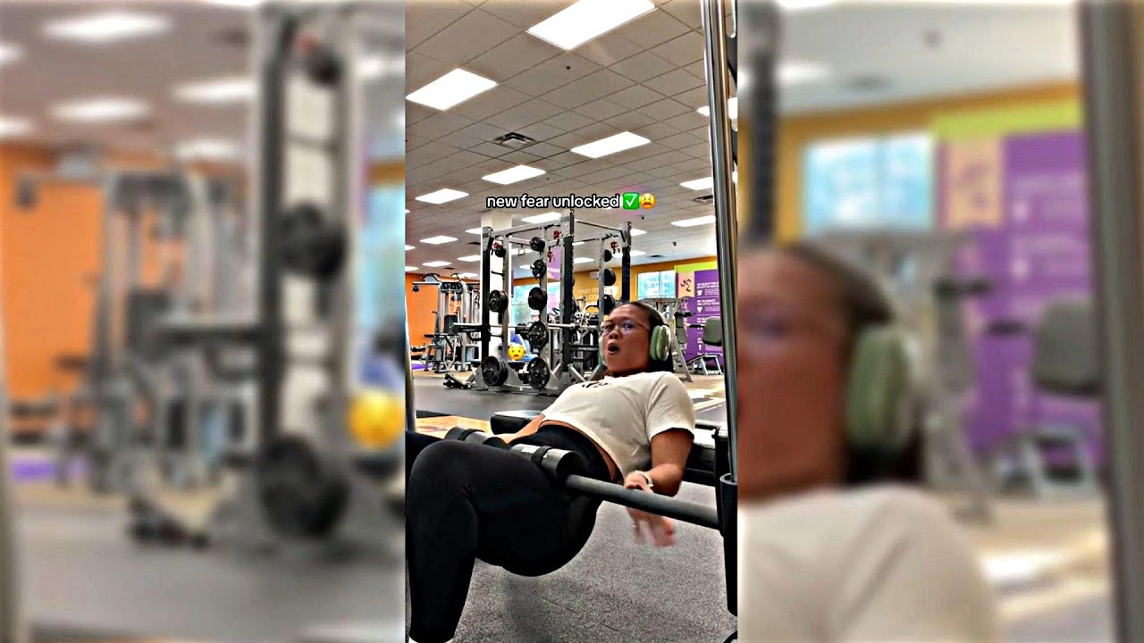She Got Stuck In The Smith Machine... - YouTube