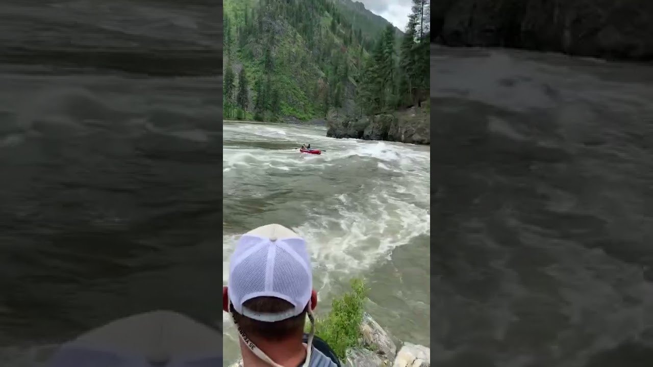Raft flip whiplash rapid salmon river 2022 - YouTube