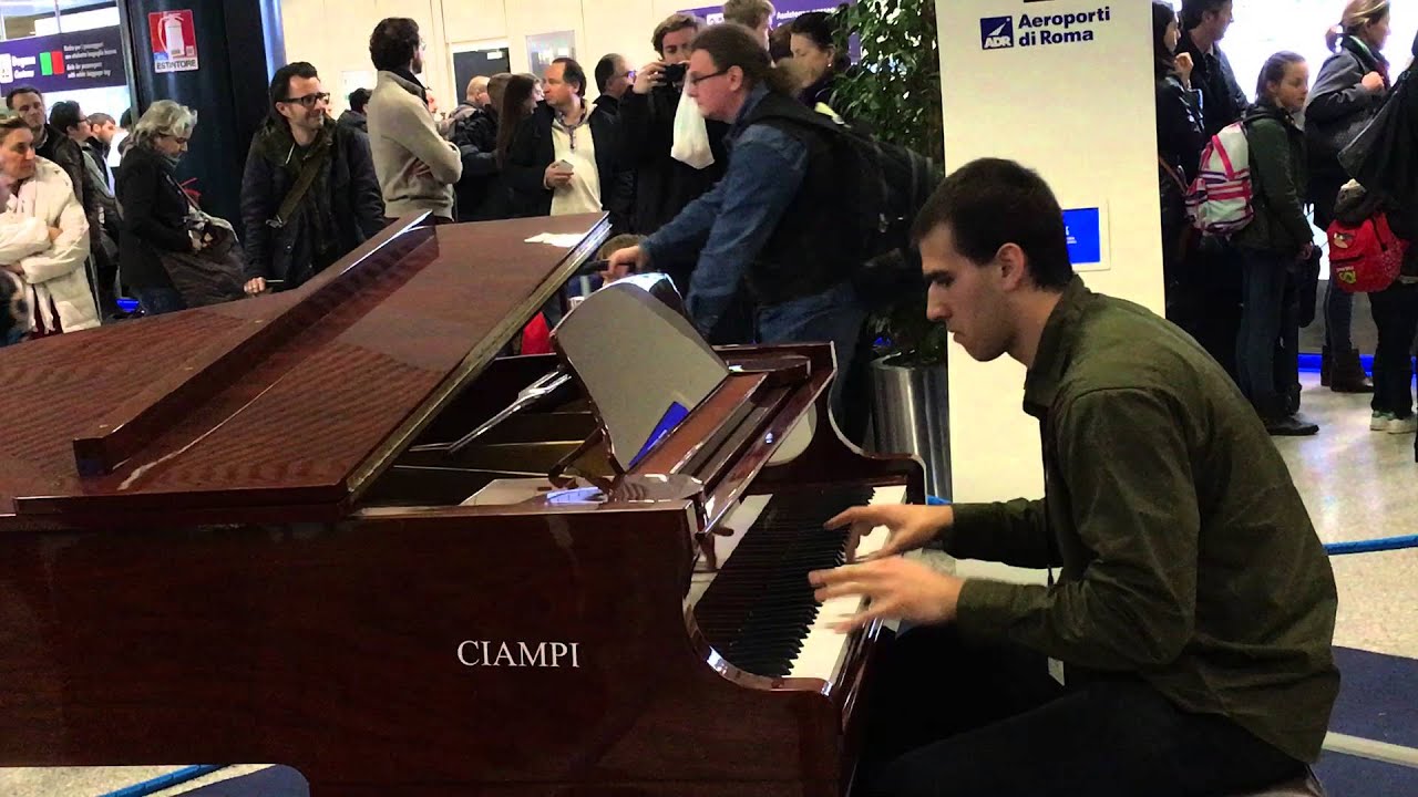 Playing piano in Rome2 - YouTube