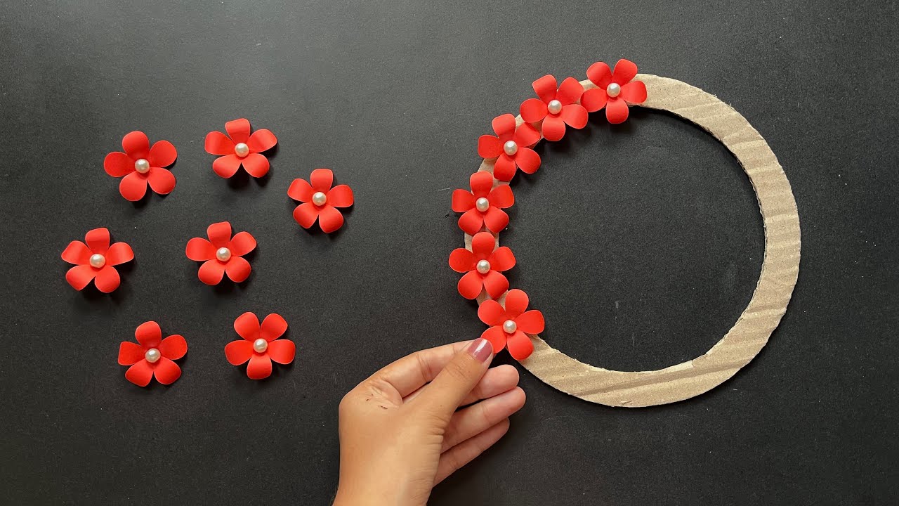 Beautiful paper flower wall hanging / unique wall hanging craft ideas ...