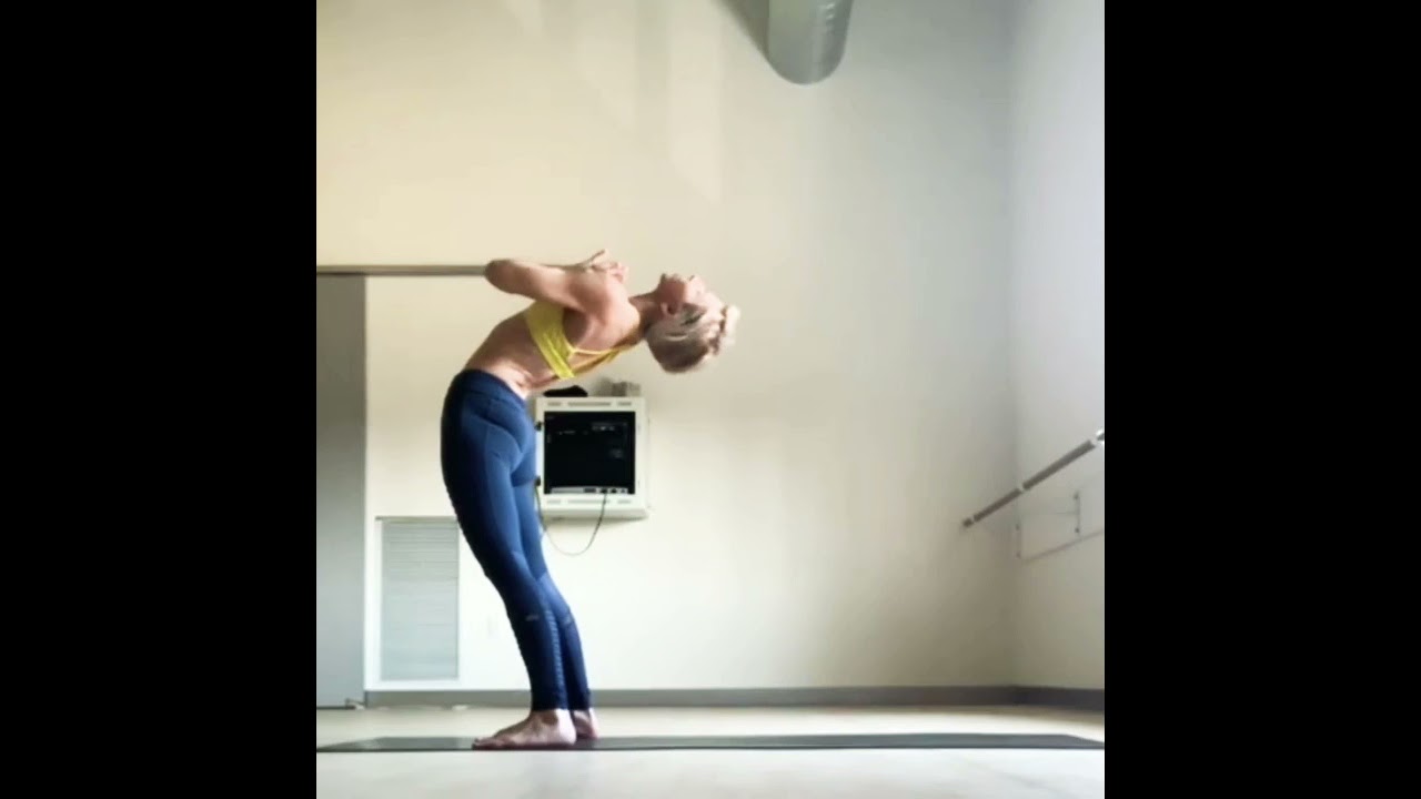 STUNNING YOGA POSE TRANSITIONS - YouTube