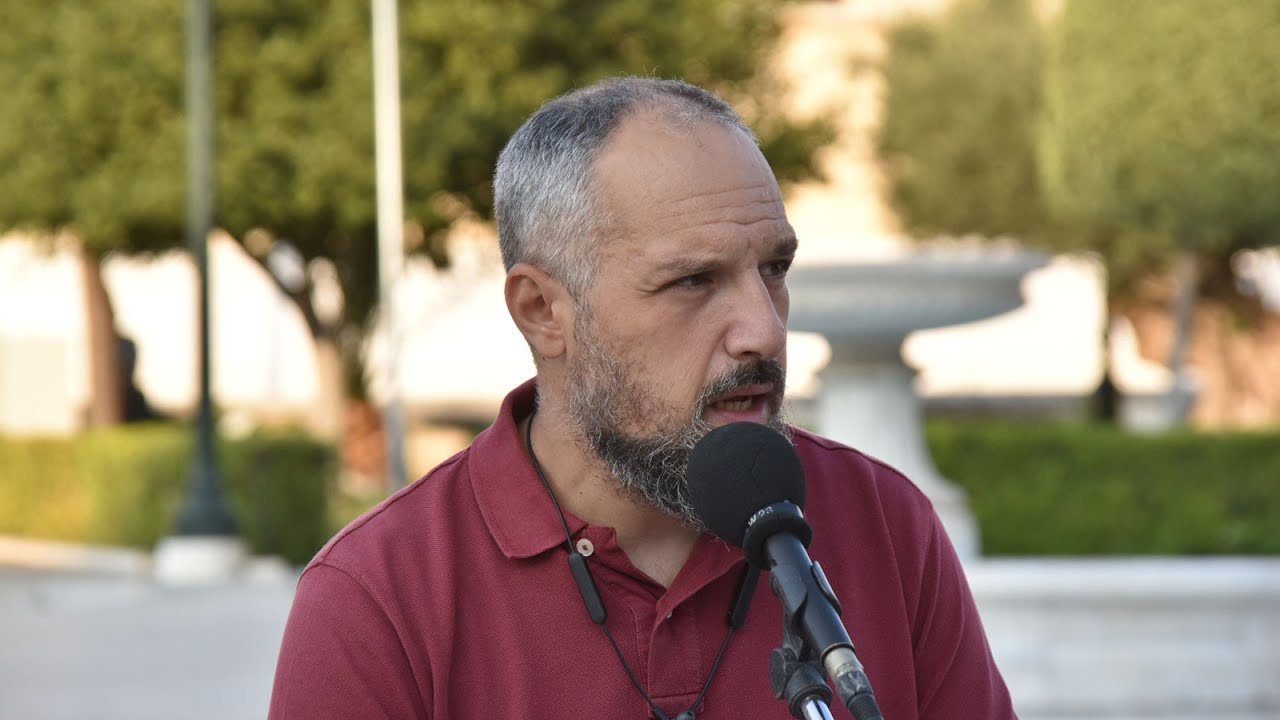 ΧΑΙΡΕΤΙΣΜΟΣ ΤΟΥ ΑΧΙΛΛΕΑ ΖΟΡΜΠΑ ΣΤΟ ΠΑΝΕΚΠΑΙΔΕΥΤΙΚΟ ΣΥΛΛΑΛΗΤΗΡΙΟ - YouTube