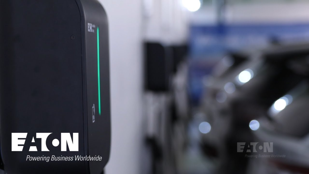 Green Motion Building elektromosautó-töltő - YouTube