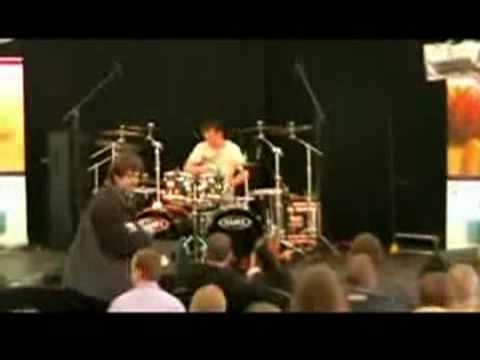 Felix Bohnke drum solo Musik Produktiv 2008 - YouTube