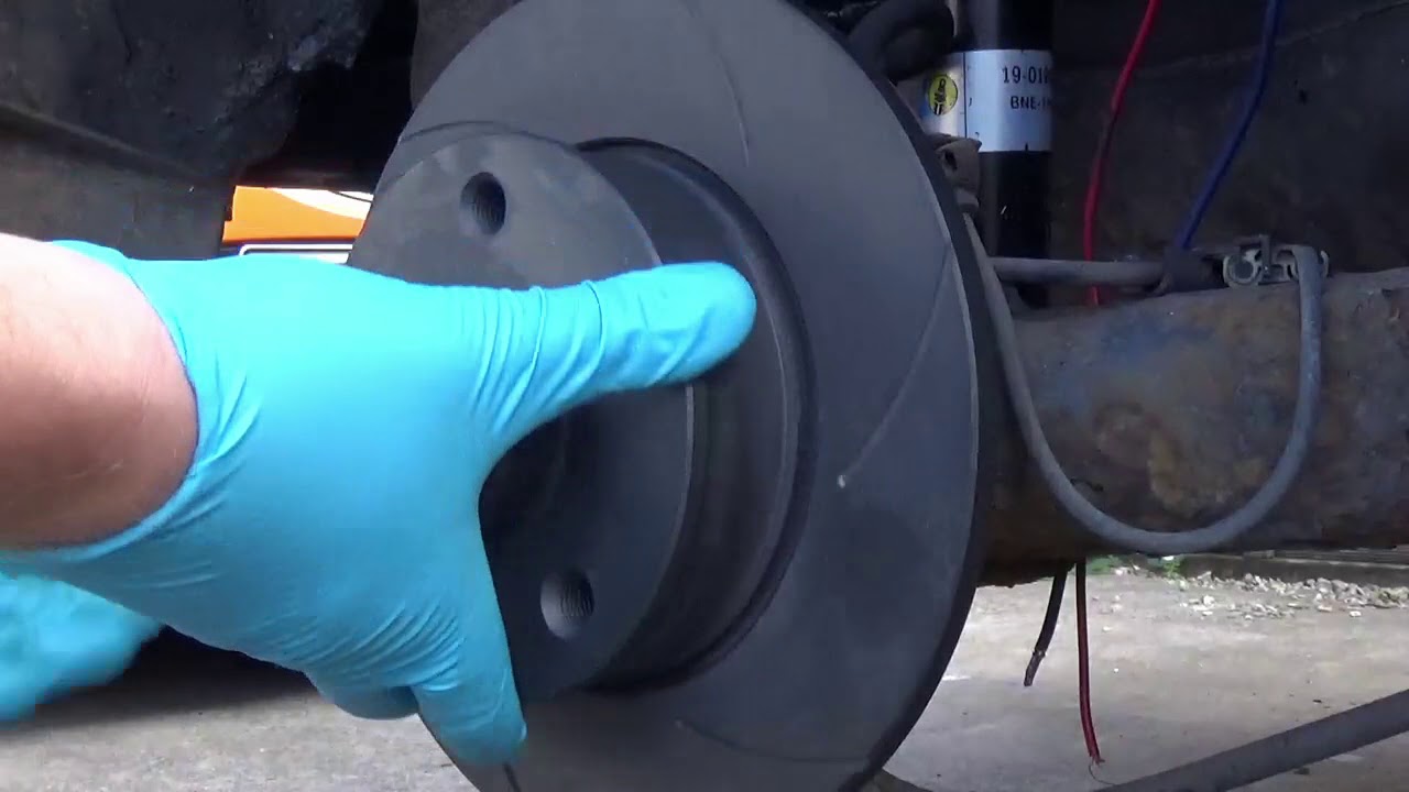 Mk3 Golf VR6 Rear disc bearing (part three) - YouTube