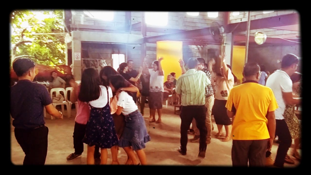 Arrange Yourselves Fellowship Game - YouTube