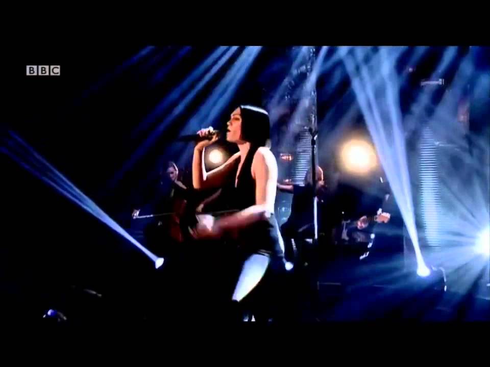 Jessie J - Masterpiece Live on The Graham Norton Show - YouTube