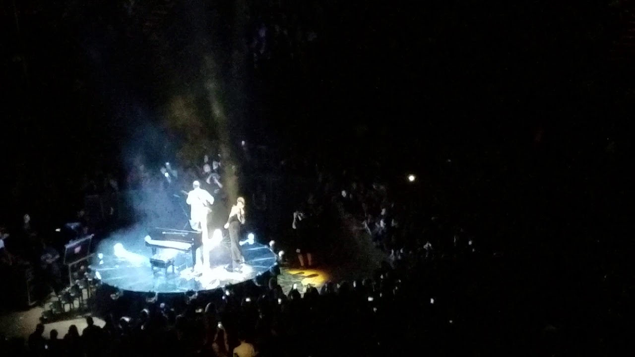 Emeli Sande "River" and "Suitcase" [LIVE] O2 18/10/17 - YouTube