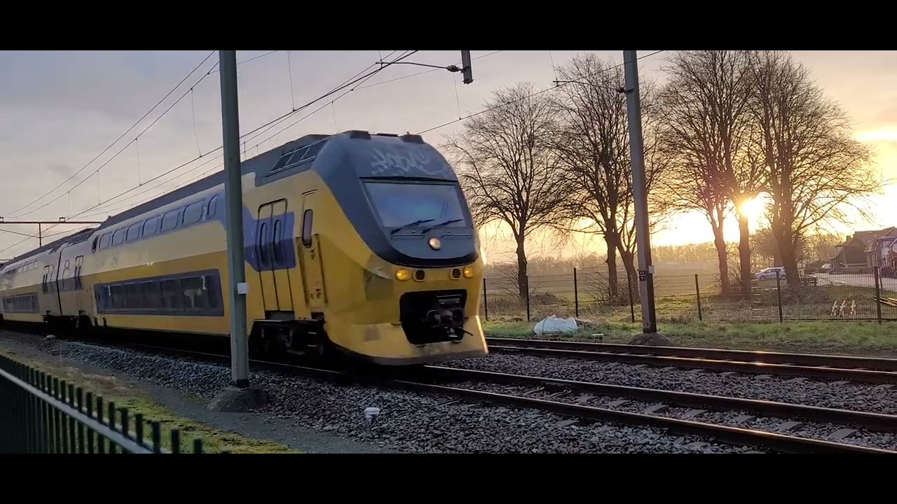 DOUBLE VIRM! NS Virm 9558 & NS Virmm 9418 Flying By A Dutch Railroad ...