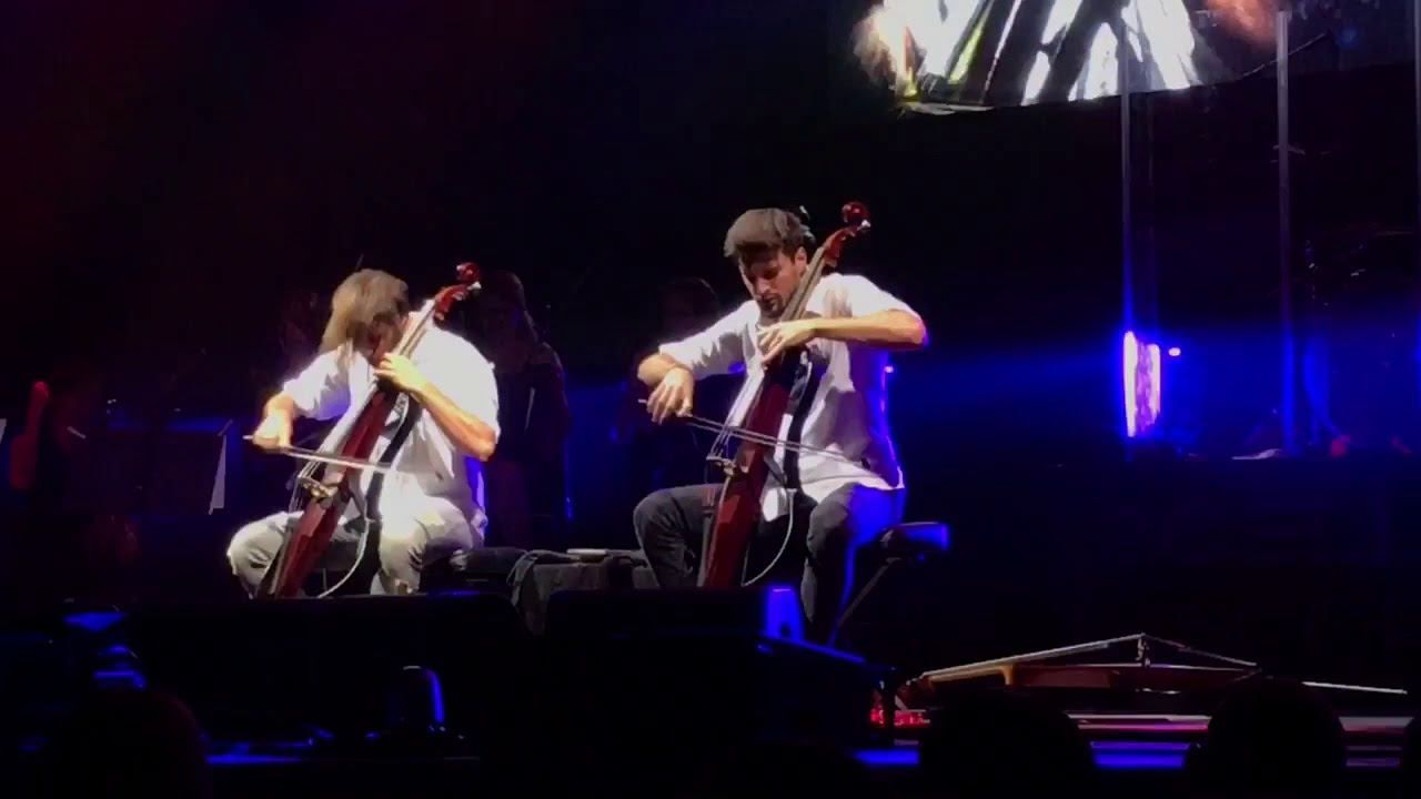 2Cellos - Smooth Criminal (live) 9.23.17 - YouTube
