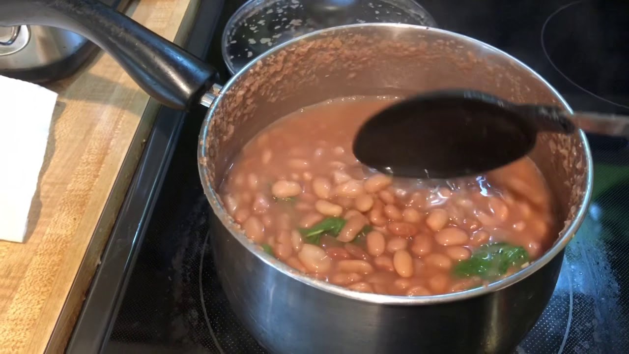 Frijoles de la olla y refritos - YouTube