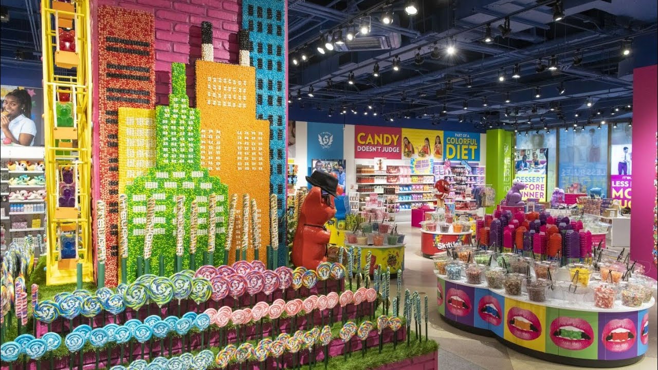 Enormous candy store in Union Square! - YouTube