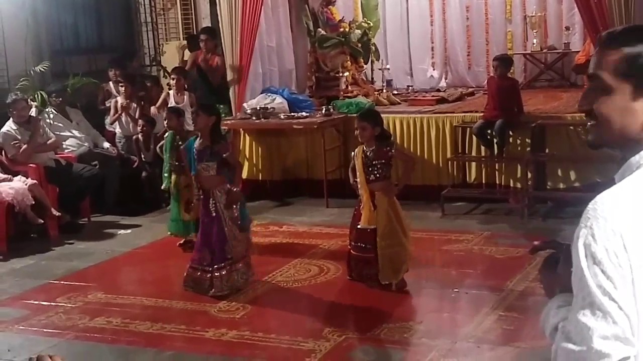 Palak sheth - Radha Teri chunri song Play - YouTube