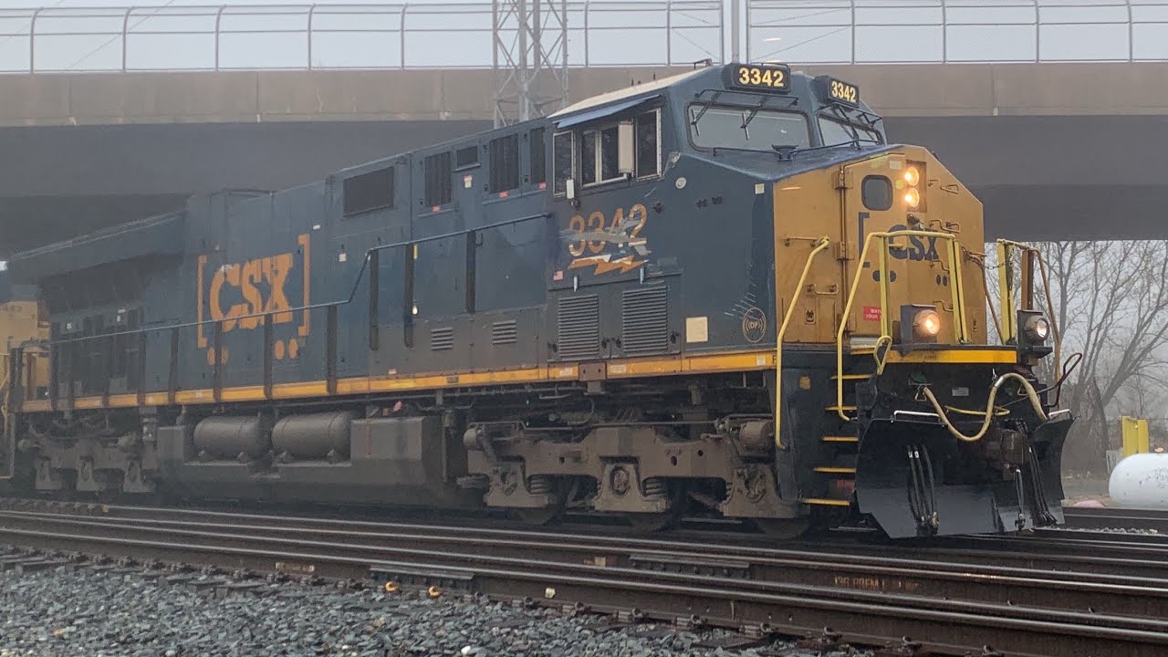 CSX M372-30 with Crossing Sequence - YouTube