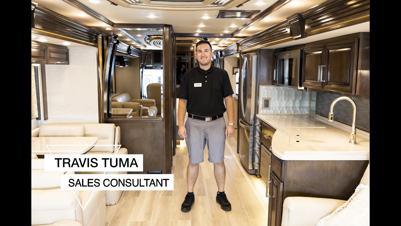 Employee Picks - 2021 Newmar London Aire 4533 with Travis Tuma - YouTube