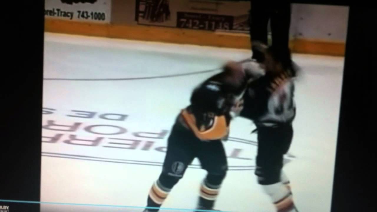Brad Lambert vs Benoit Beausoleil - YouTube