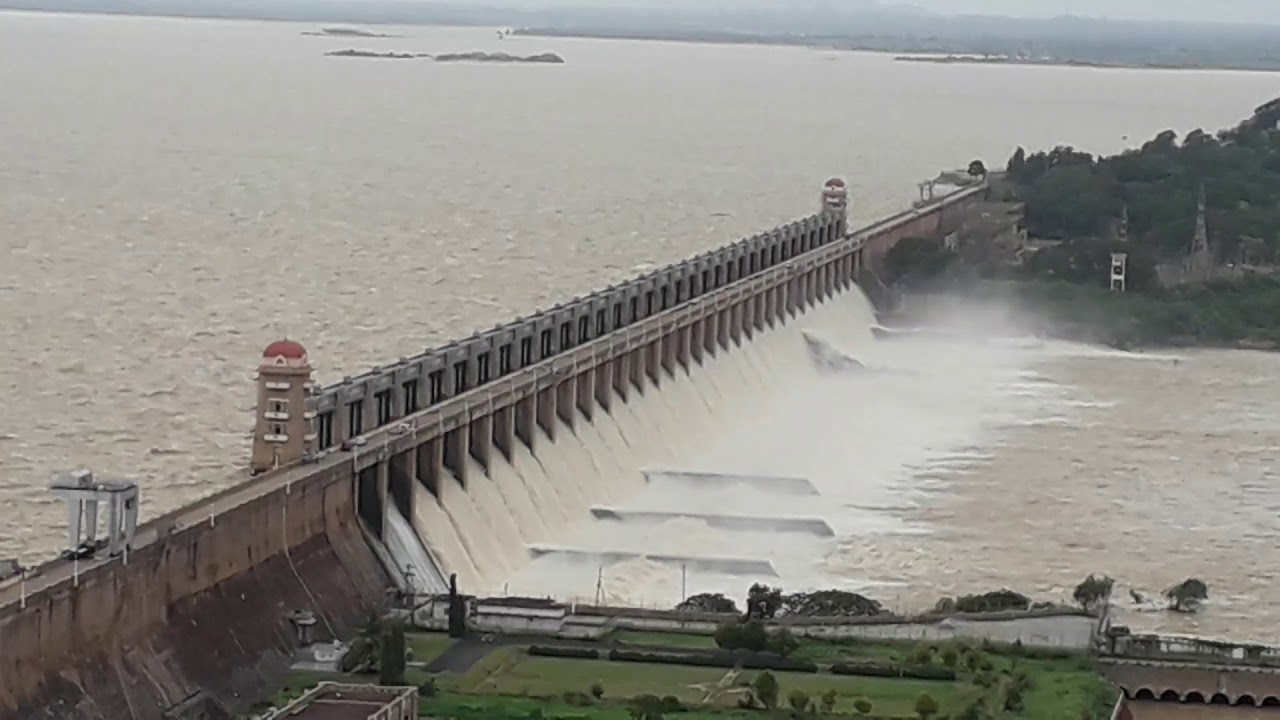 T b dam. Tunga bardra anekattu, hosapet dam - YouTube