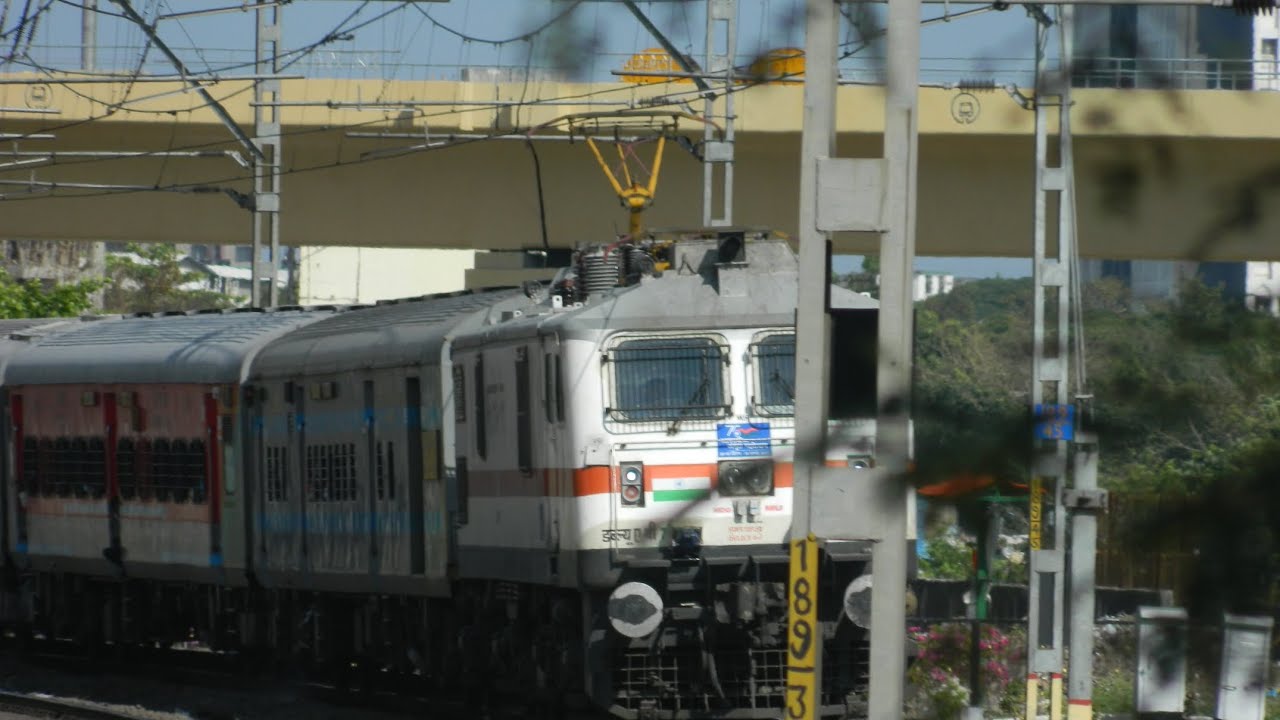 Beautiful curving Daund Indore express with HOG equipped Vadodara WAP-7 ...