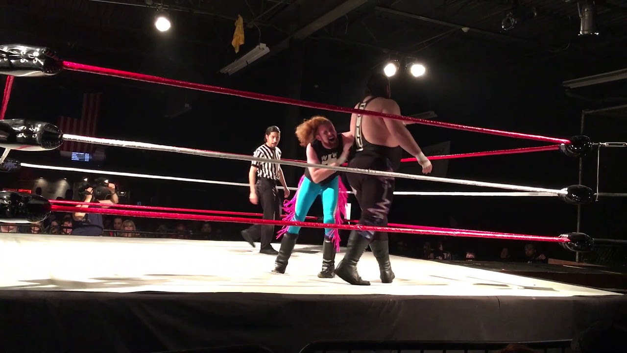 “Manbun Jesus” Johnny Radke VS Bull James (NYWC SideShow 2018) - YouTube