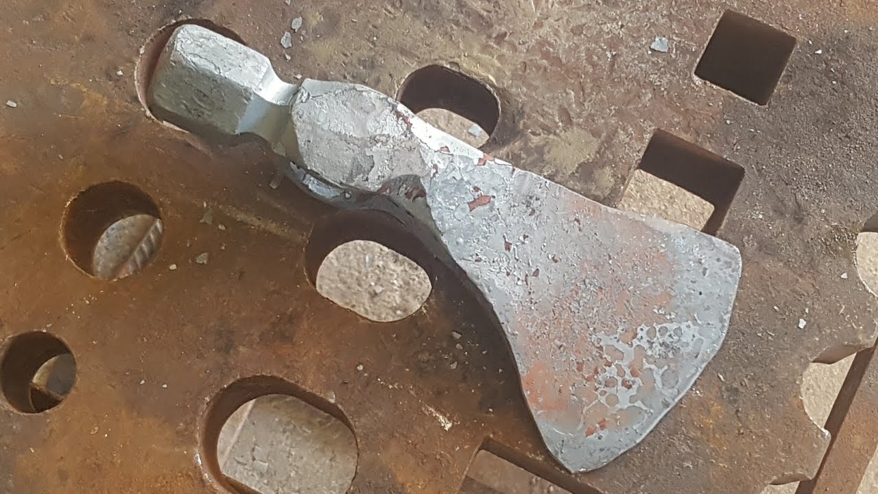 Forging a Pipe Tomahawk - YouTube