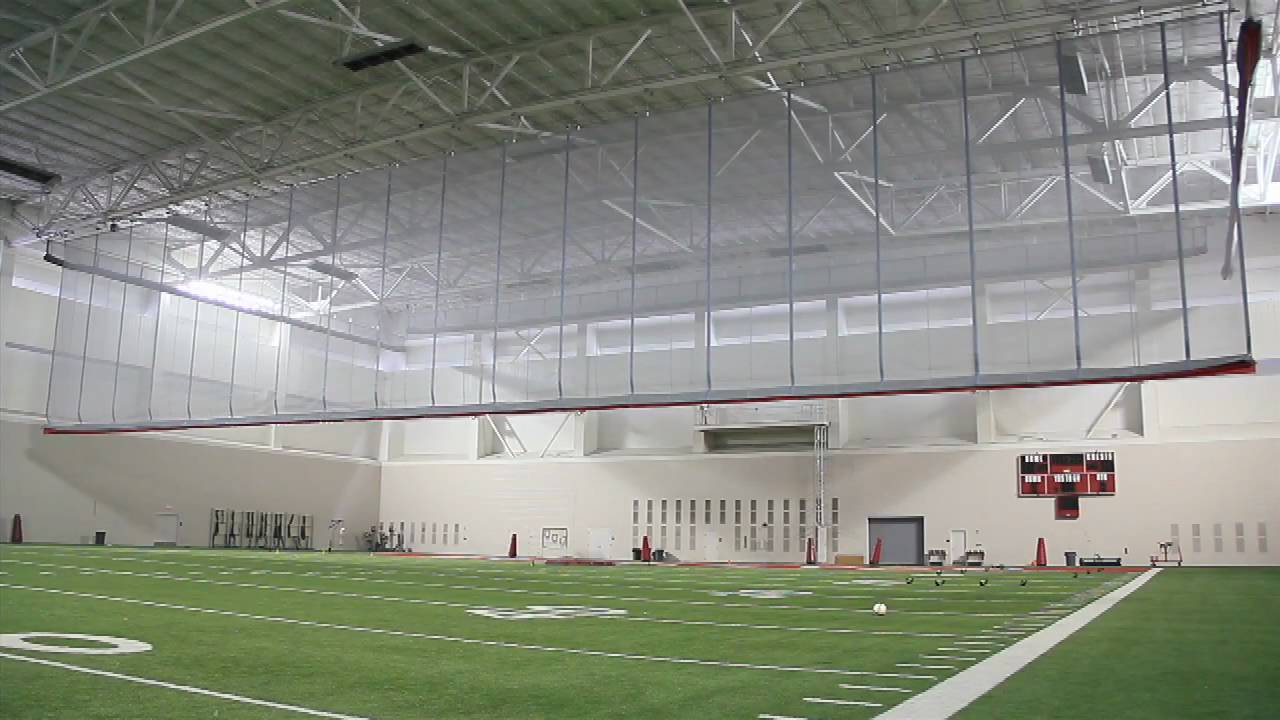 Aalco Athletics Vertical Stack Retractable Divider Curtain (Ohio State ...