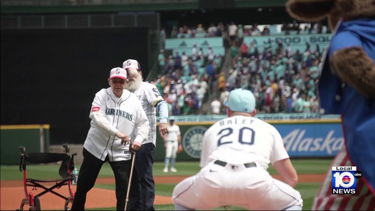 World War II veteran honored during Seattle Mariners July 4th game ...