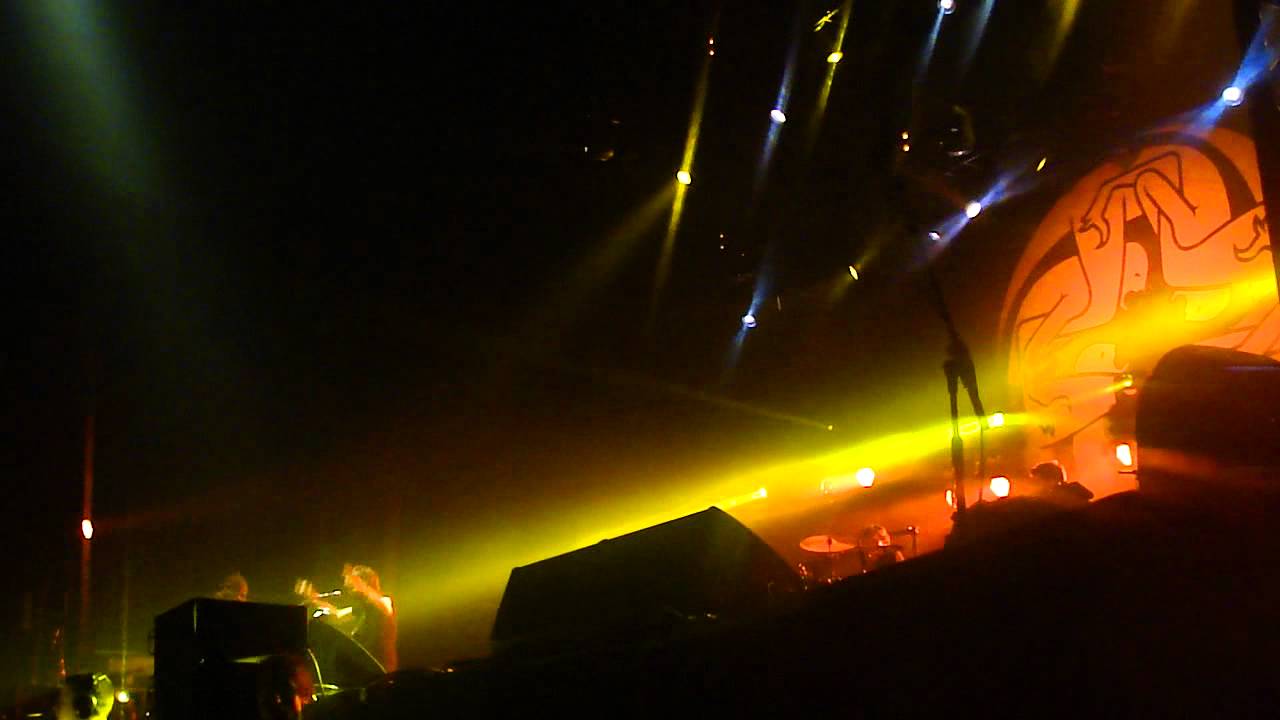 fire!!! kasabian hmh - YouTube