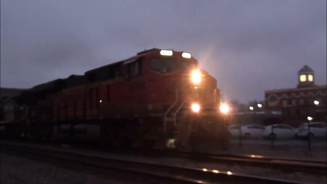 BNSF #6886 Leads WB Grain Train with NS Power. Olathe, KS 1/27/24 - YouTube