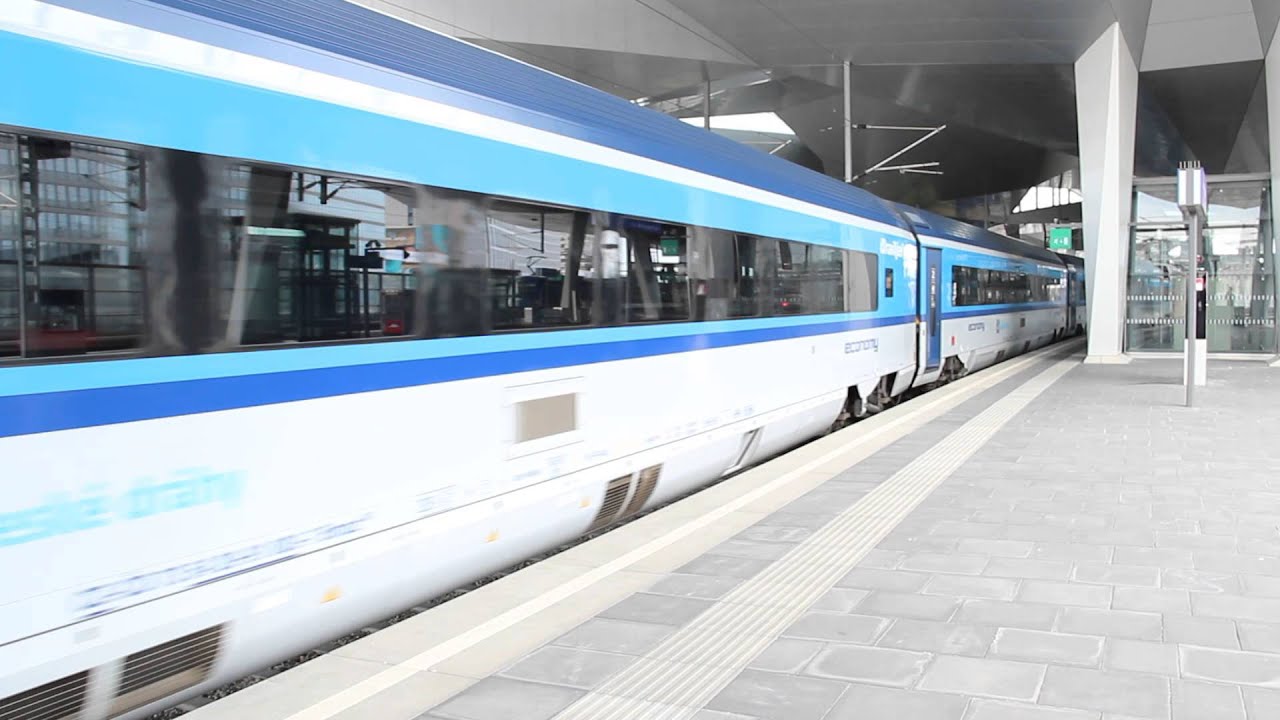 RJ 75 Ausfahrt Wien Hbf - YouTube
