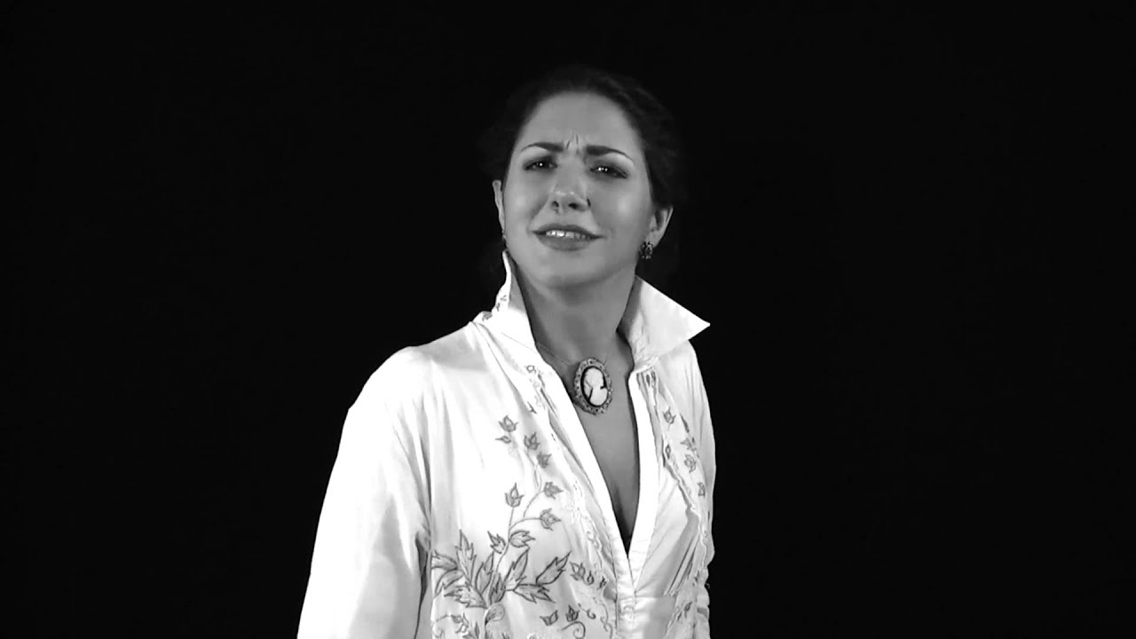 LUCIANA GRASSI - Señorita Julia - La Revista - YouTube