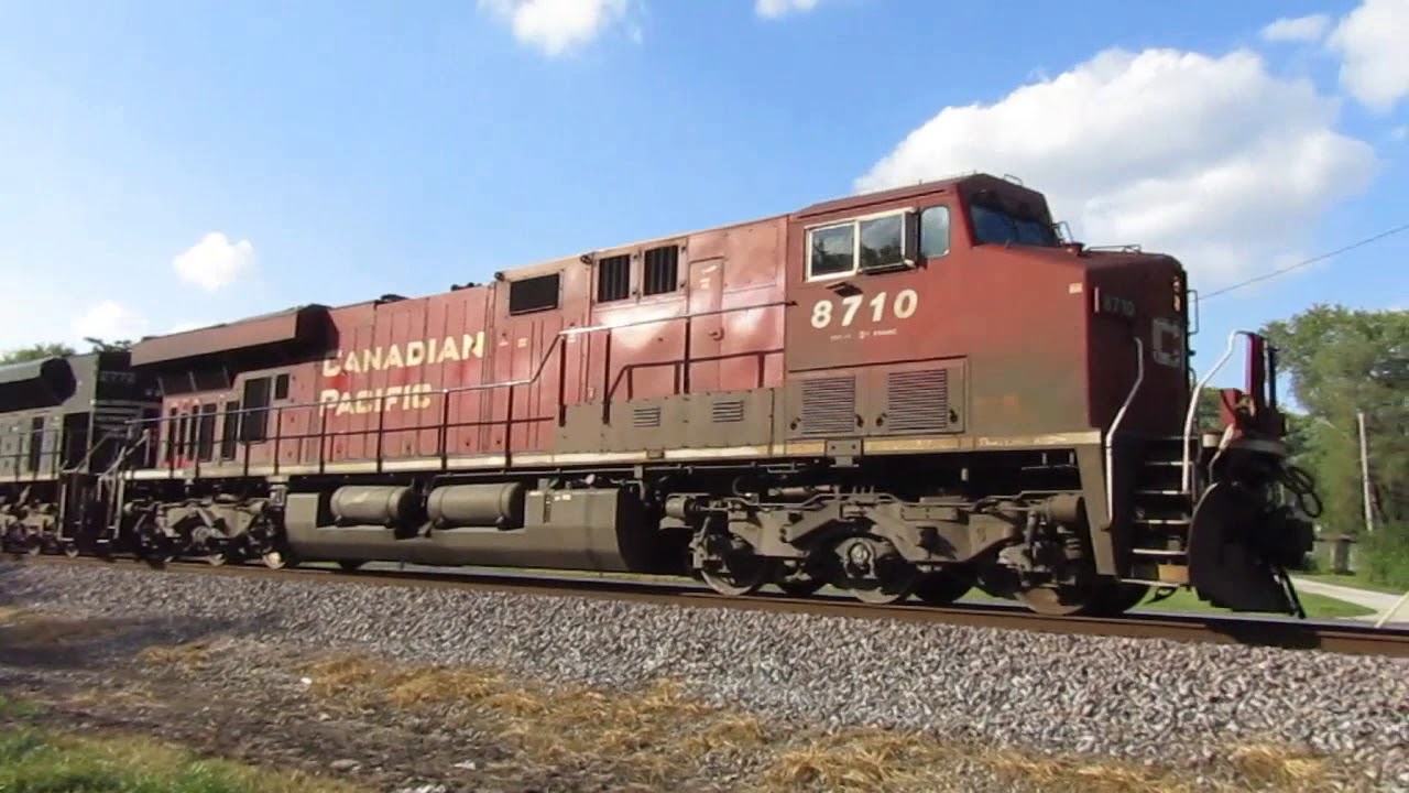 CP 8710 ES44AC Leads NS 223 in Centralia, IL - YouTube
