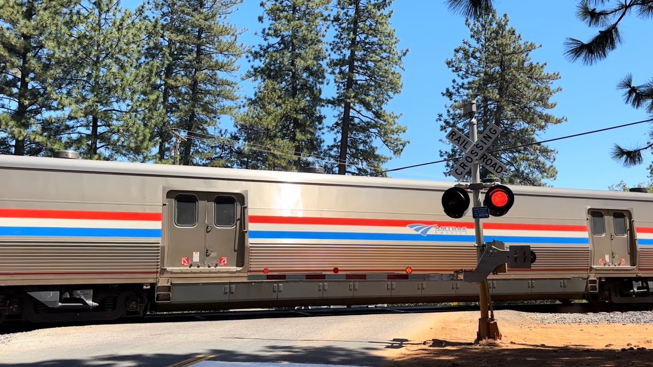 Amtrak 45 California Zephyr #5 West - Paoli Lane Railroad Crossing ...