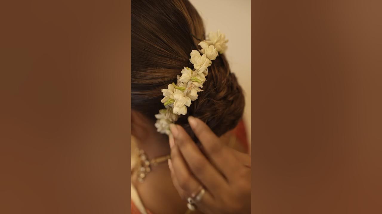 Shaadi hairstyle with gajra tutorial for short hair - YouTube