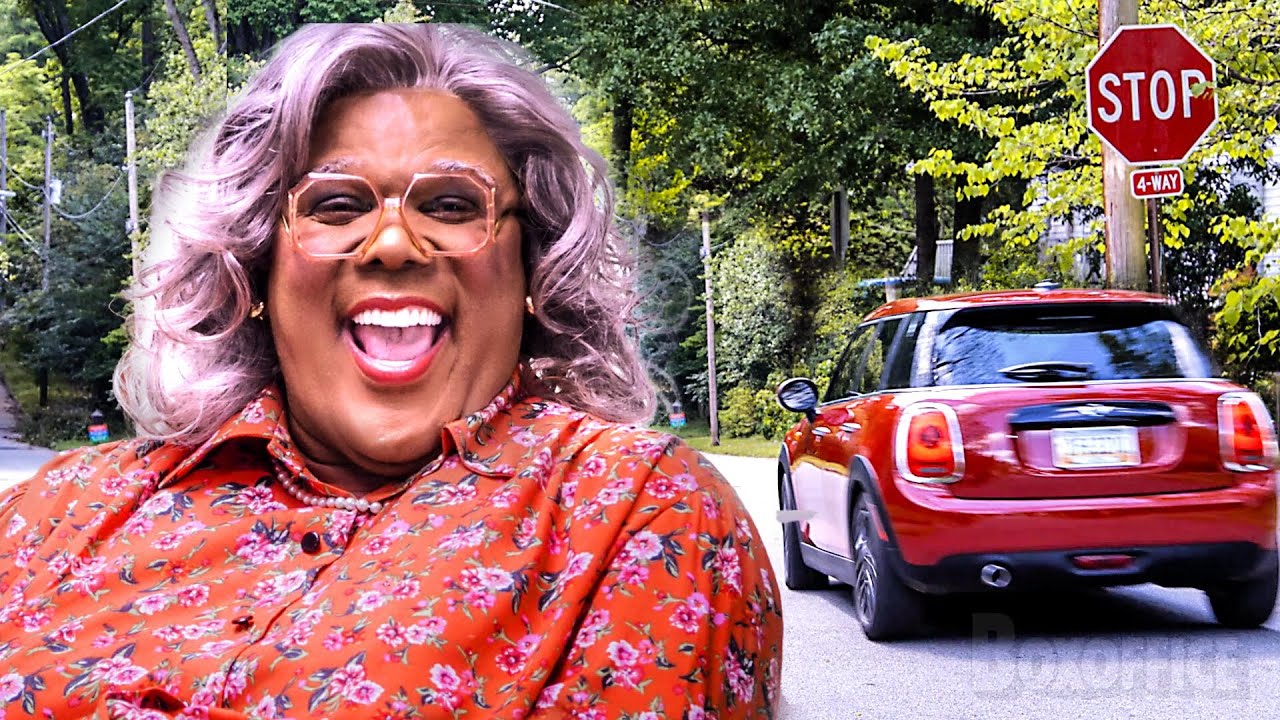 ¿Le dan un automóvil gratis? 😂😂 | ¡Bu! 2: una noche de brujas de Madea ...