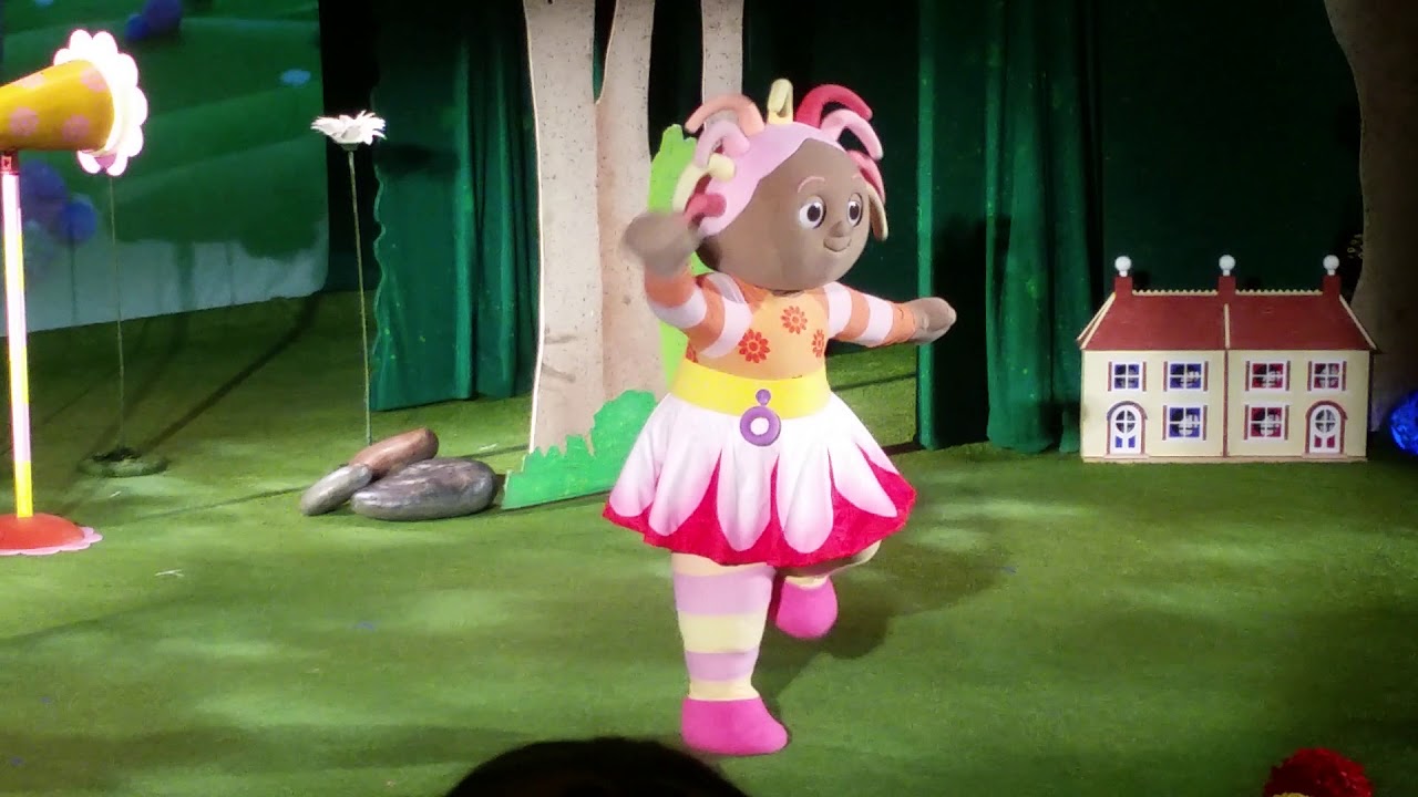 Upsy Daisy - In The Night Garden LIVE!!! - YouTube