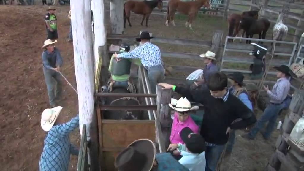 APPLE TREE CREEK RODEO 2014 - YouTube