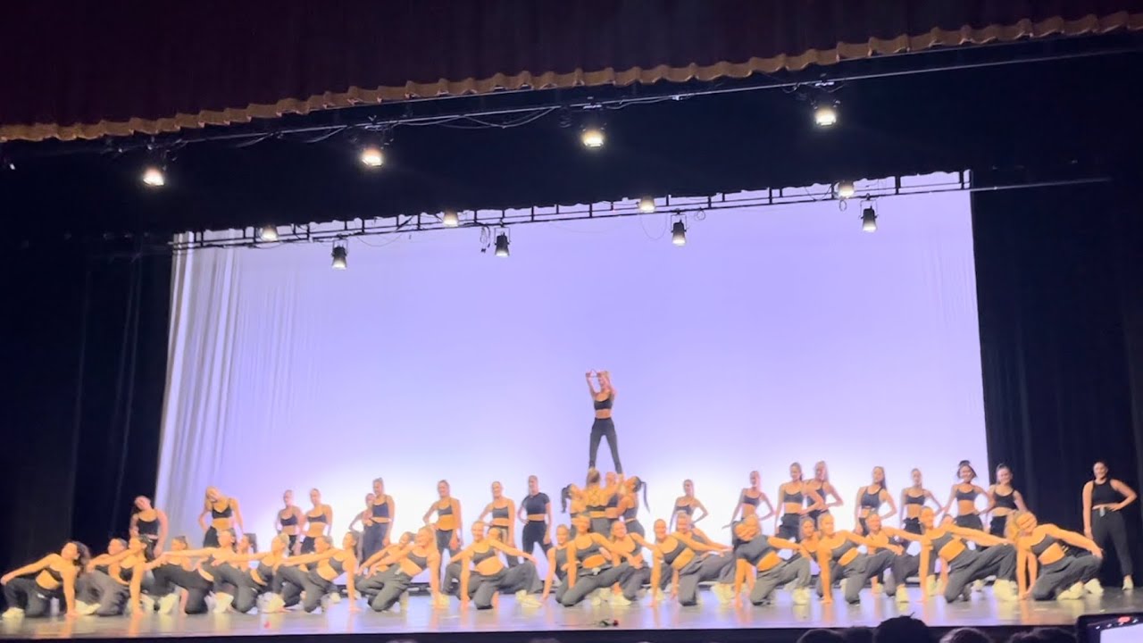 Tri Delta/Delta Gamma 2024 Anchor Splash @ Virginia Tech - YouTube
