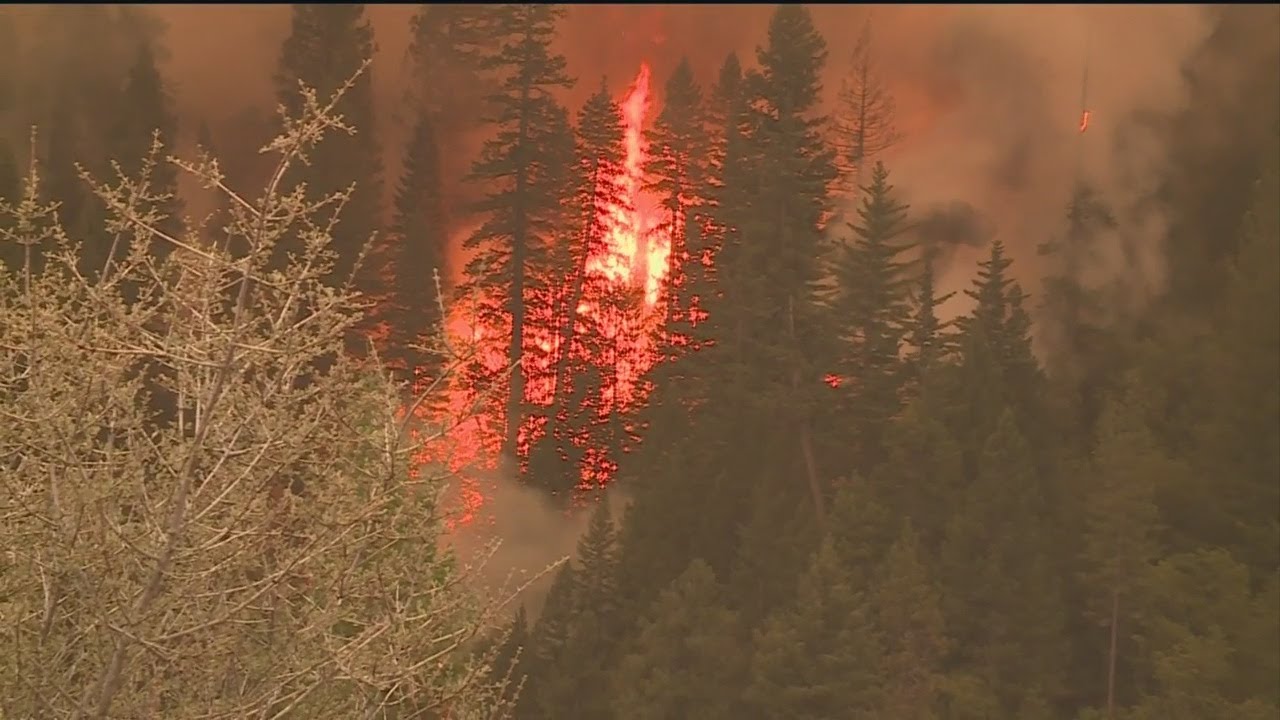 Delta Fire Closes I-5 In Far Northern California For 3rd Day - YouTube