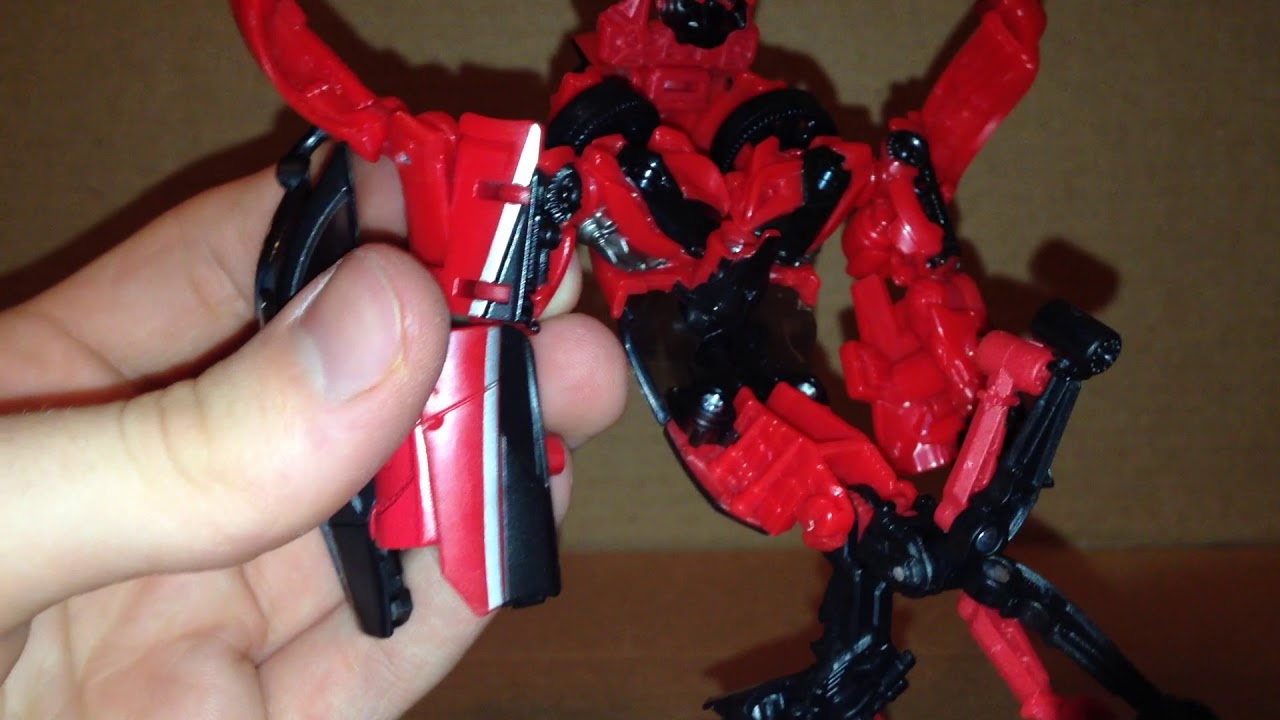 Transformers Studio Series 02 Deluxe Class Stinger Review - YouTube