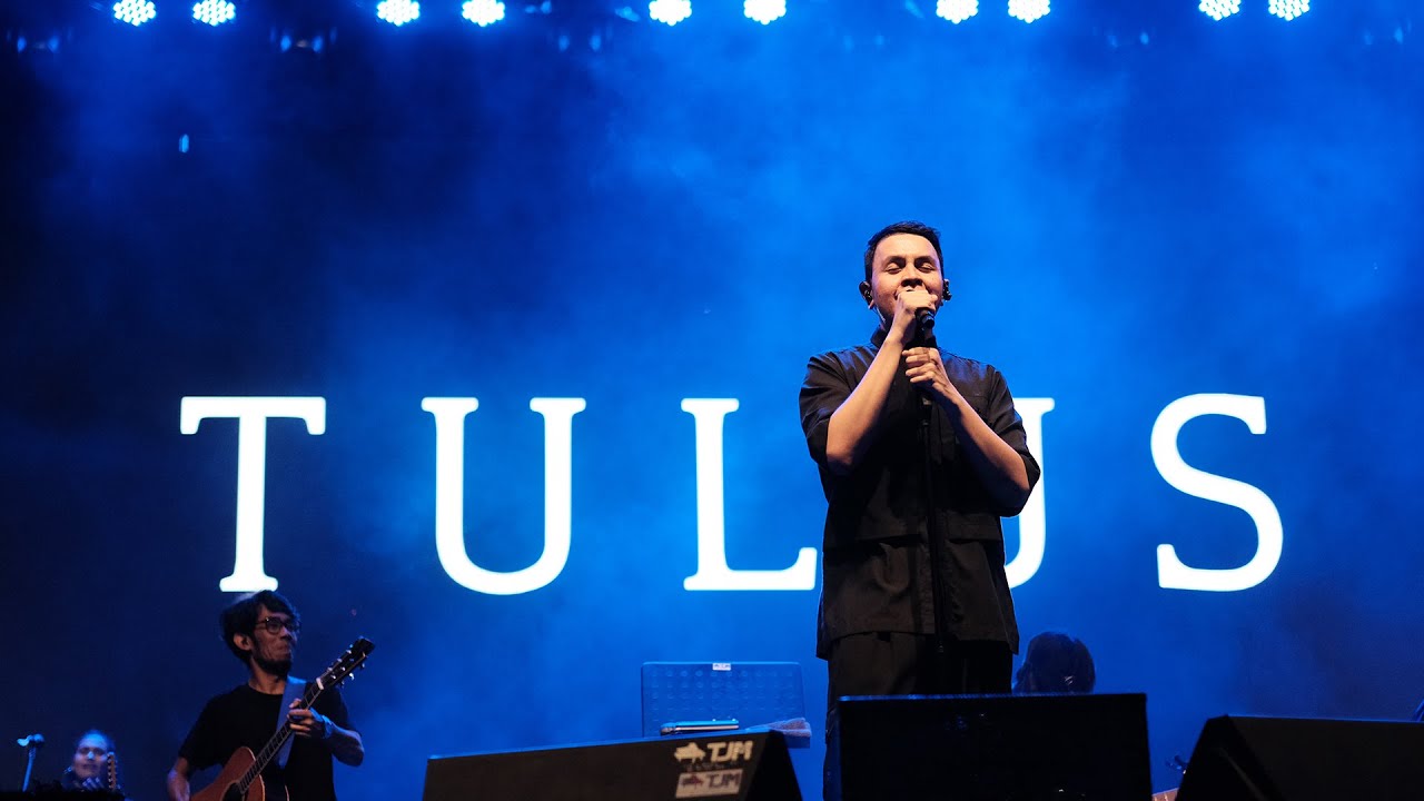 Live performance TULUS | Serang - YouTube
