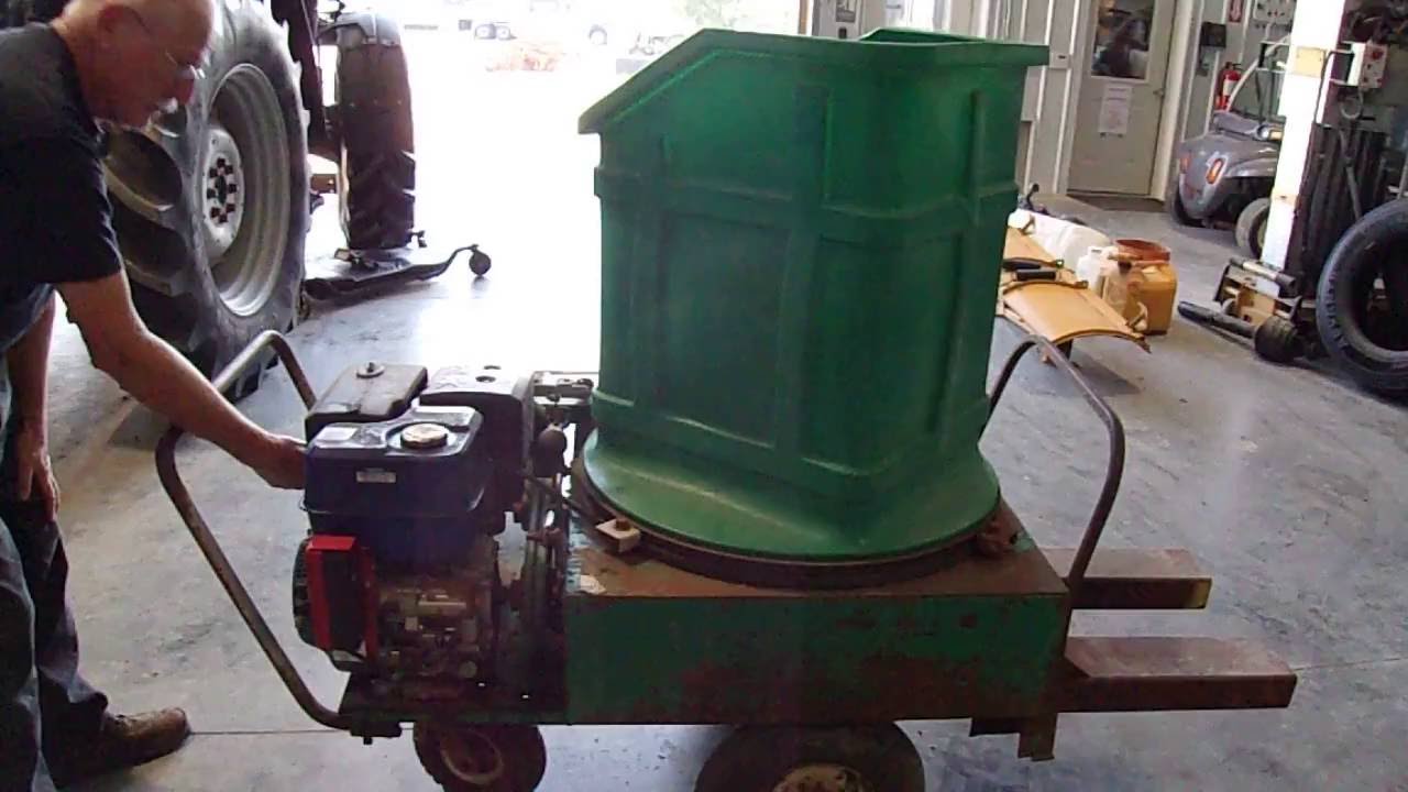 WIC BALE CHOPPER - YouTube