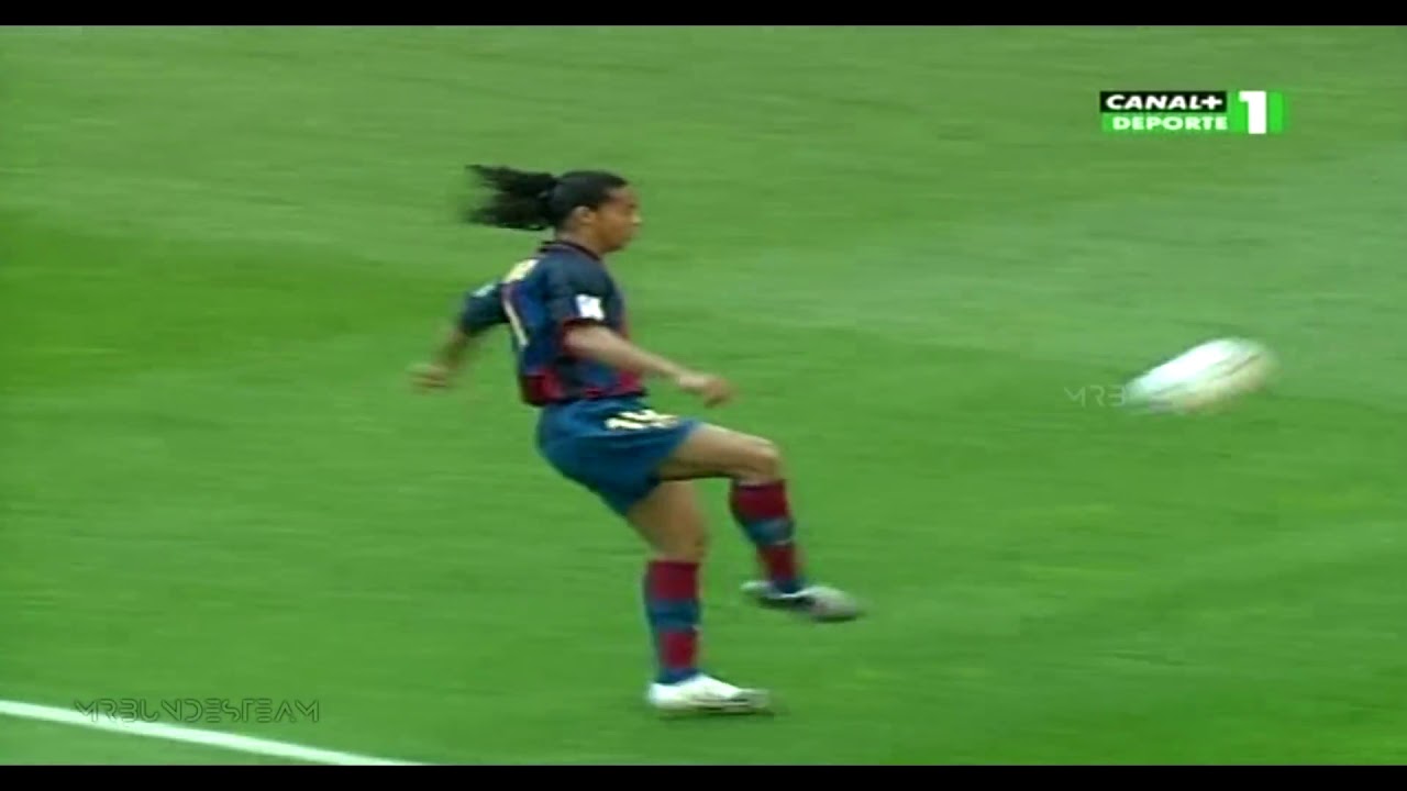 Ronaldinho crazy dribbling skills that will never forget - YouTube