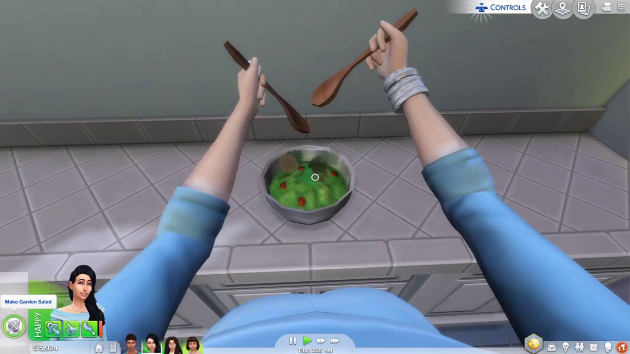 Using sims 4 first person - criticper