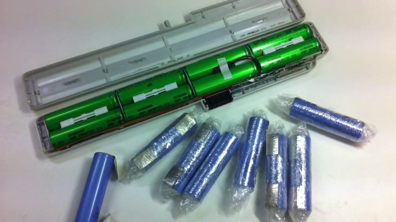 Exchanging the Lithium Ion Rechargeable Batteries of an iBook G3 ...