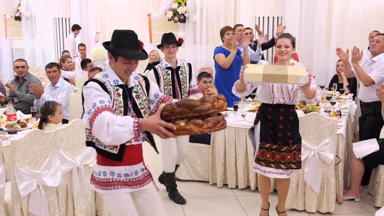 Dansatori La nunta 068299849 - YouTube