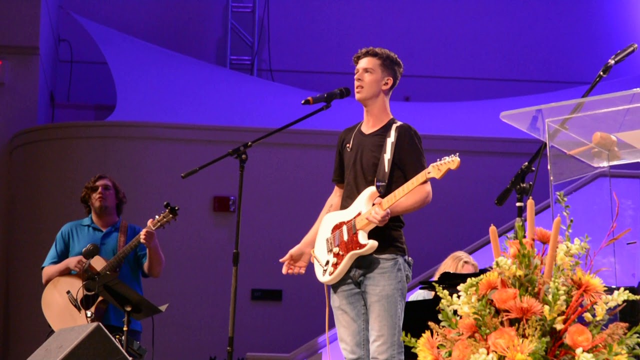 Daniel Crowe sings "It's Time For Harvest" at the 2017 LBC Annual ...