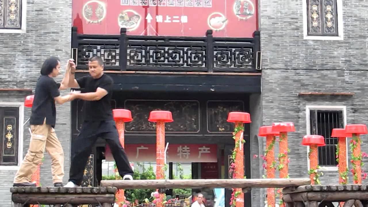 Tai bao tang Hoang Phi Hong - YouTube