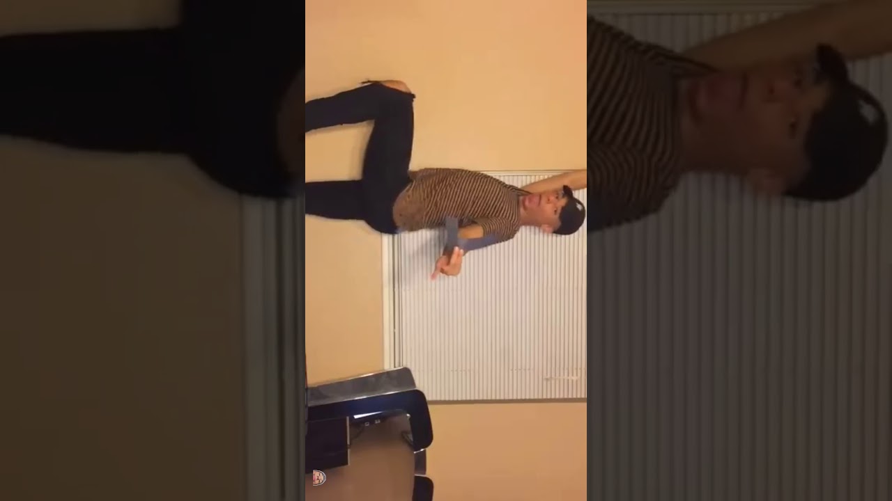 Larray’s original intro sound/full intro song - YouTube